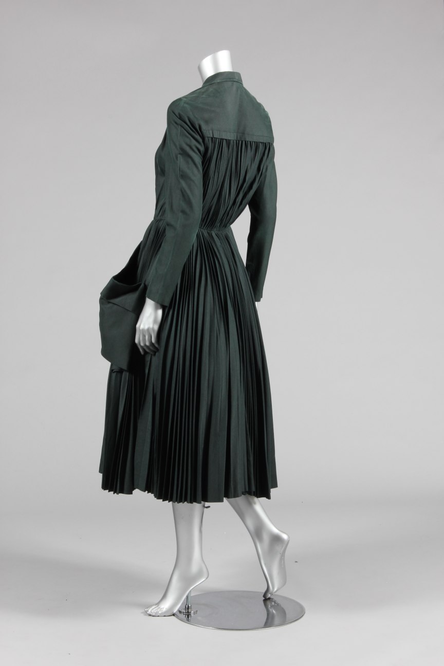 Lot 288 - A Jacques Griffe couture dark bottle green