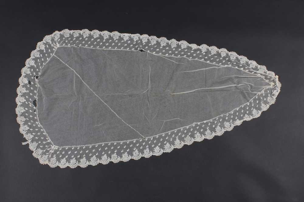 Lot 493 - A Brussels mixed lace stole, late 19th