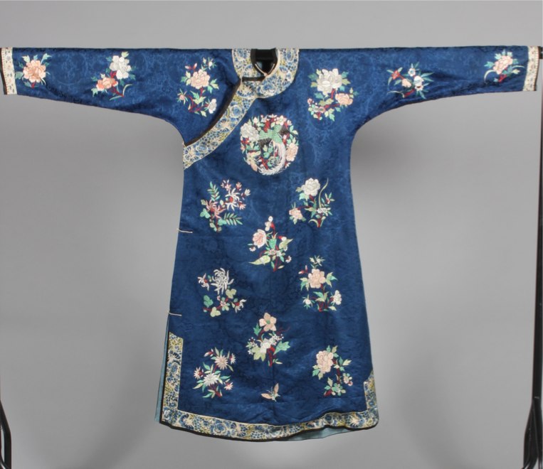 Lot 334 - Two ladies chang-fu, Chinese, 1920s, one of