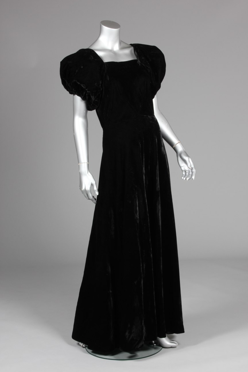 Lot 58 - A Madeleine Vionnet black velvet bias-cut