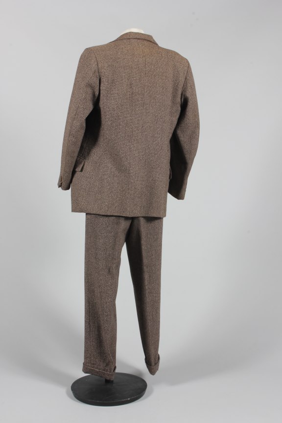 Lot 50 - A King & Manning brown tweed gentleman's suit,