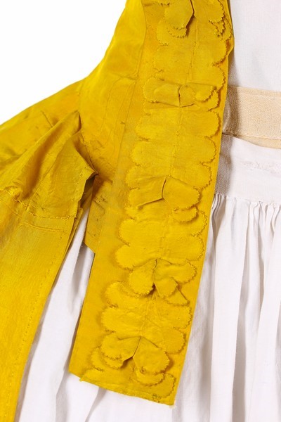 Lot 29 - A brilliant yellow silk open robe l'Anglaise,
