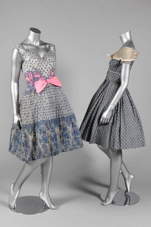 Lot 178 - A Rahvis couture blue Chantilly lace