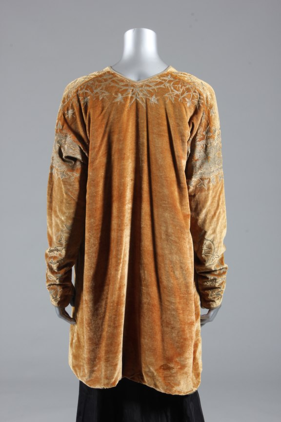 Lot 102 - A Mariano Fortuny stencilled velvet jacket,
