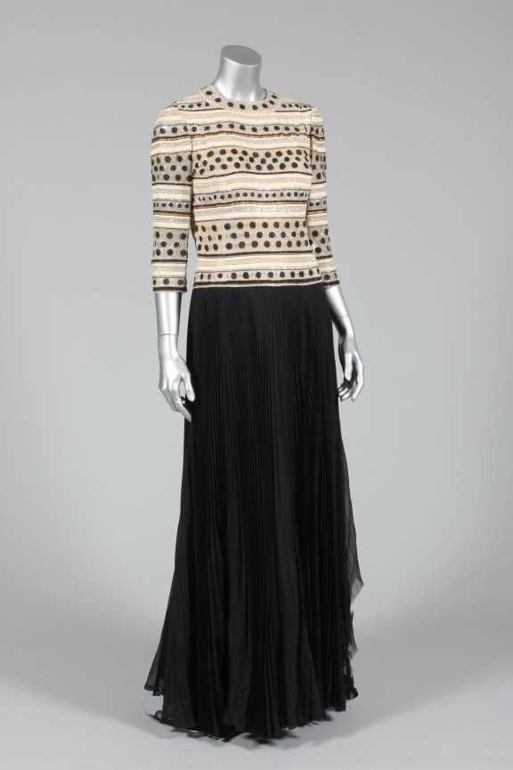 Lot 80 - A Pierre Balmain couture evening gown, late