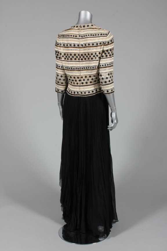Lot 80 - A Pierre Balmain couture evening gown, late