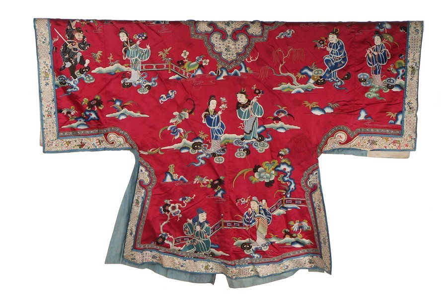 Lot 439 - An embroidered informal robe, chang-fu,