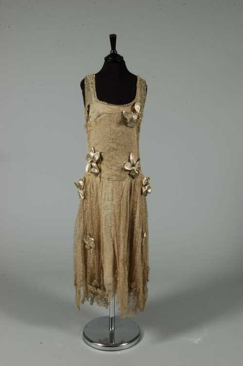 Lot 286 - A rare and early Norman Hartnell cocktail