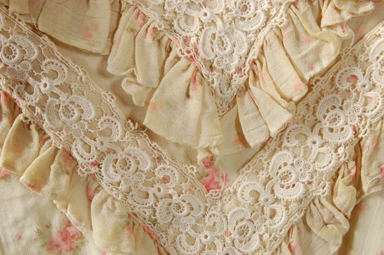 Lot 48 - A group of late Victorian and Edwardian