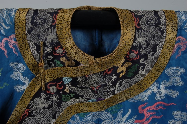Lot 67 - A brocaded silk dragon robe, Chinese, early