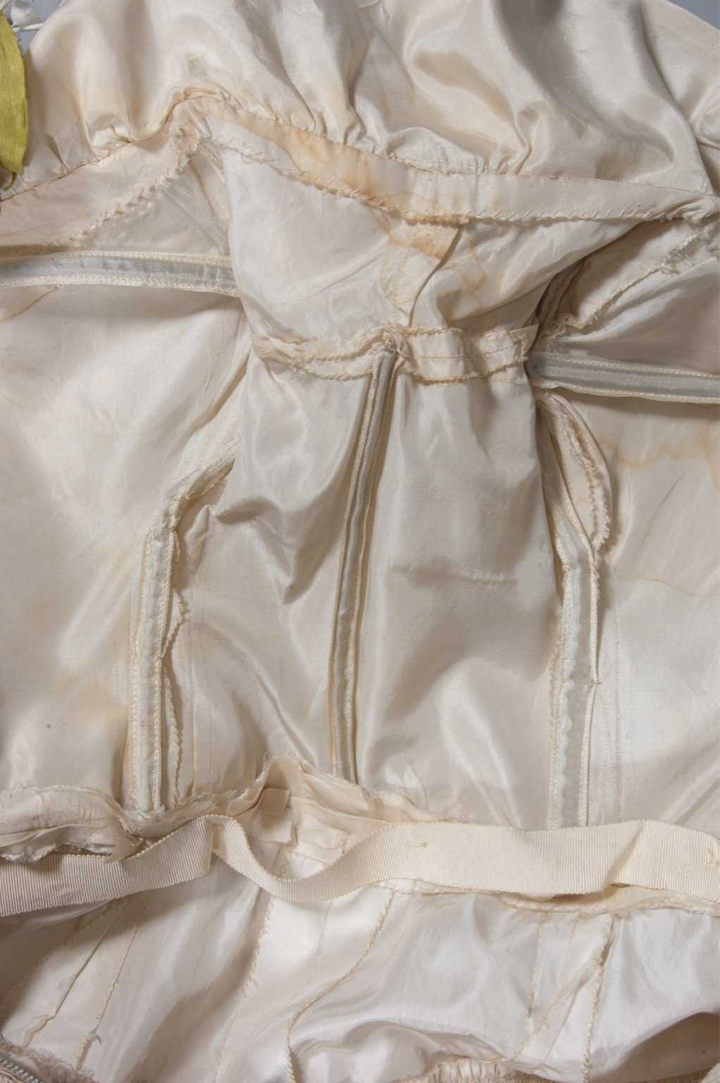 Lot 123 - A Serge Kogan couture ivory taffeta