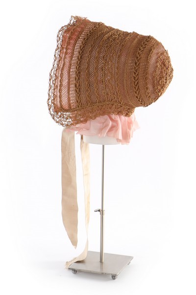 Lot 31 - A fine straw and horsehair poke bonnet,