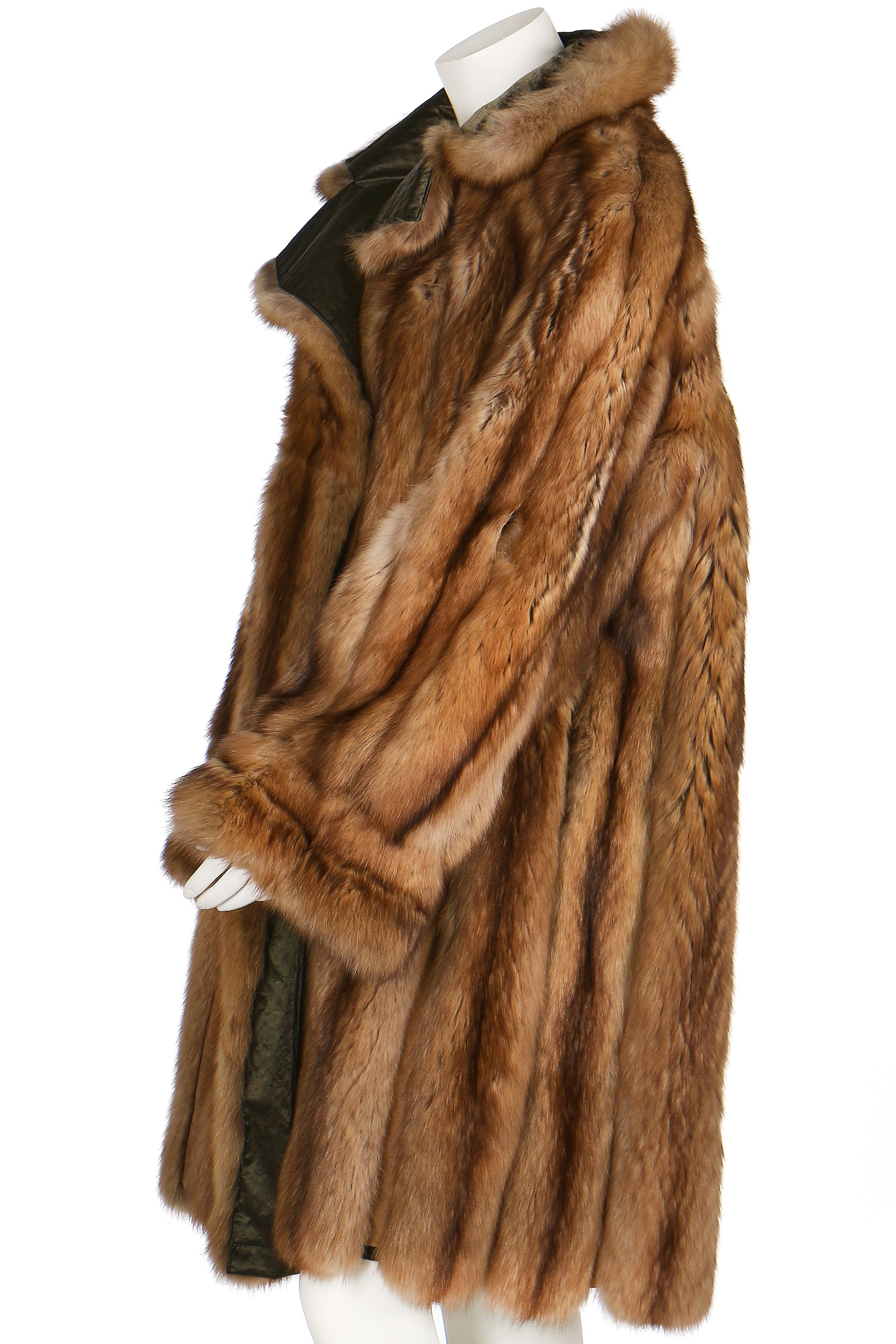 Lot 21 - A de Carlis reversible golden sable coat,