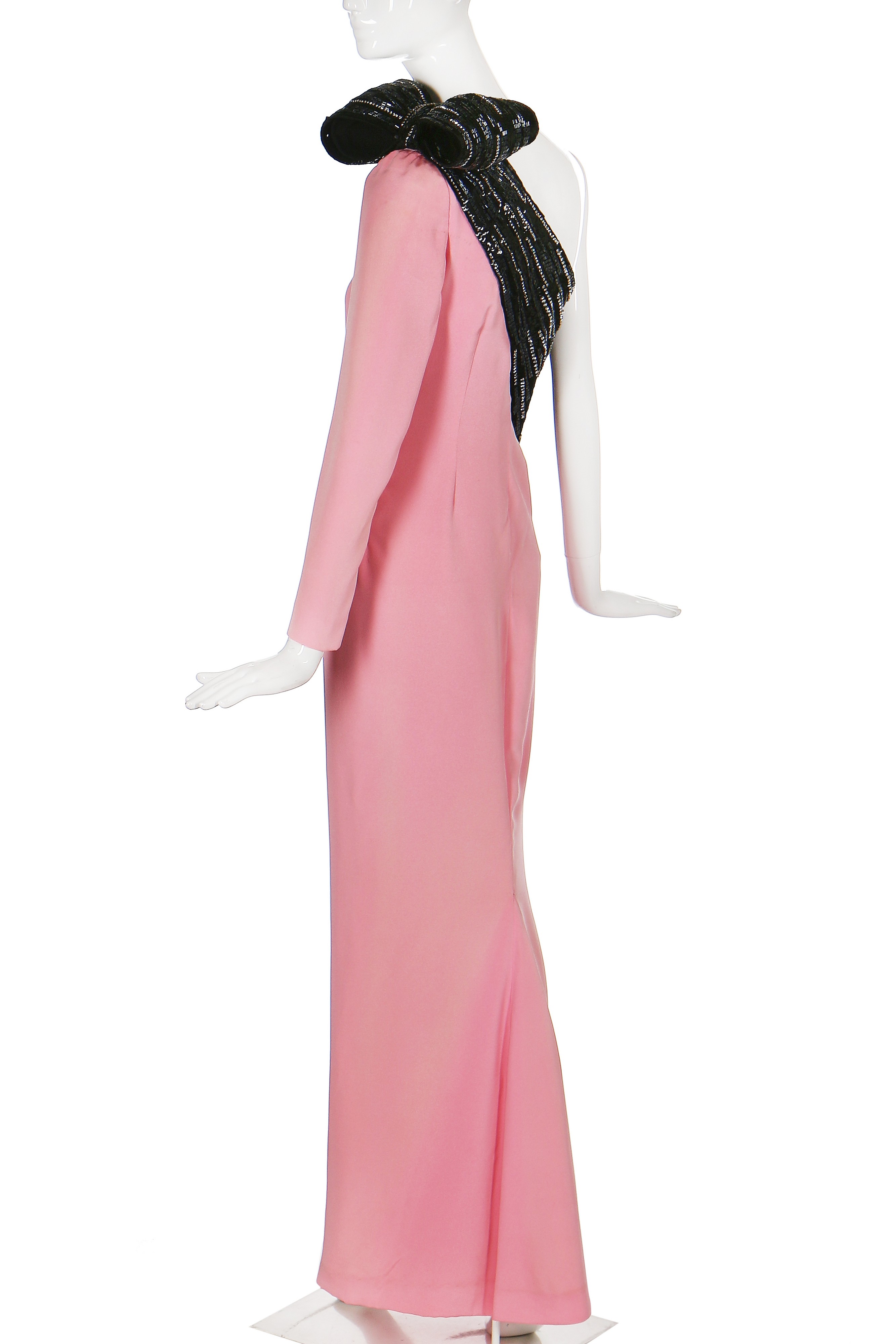 Lot 184 - A Pierre Cardin pink crêpe-de-chine evening
