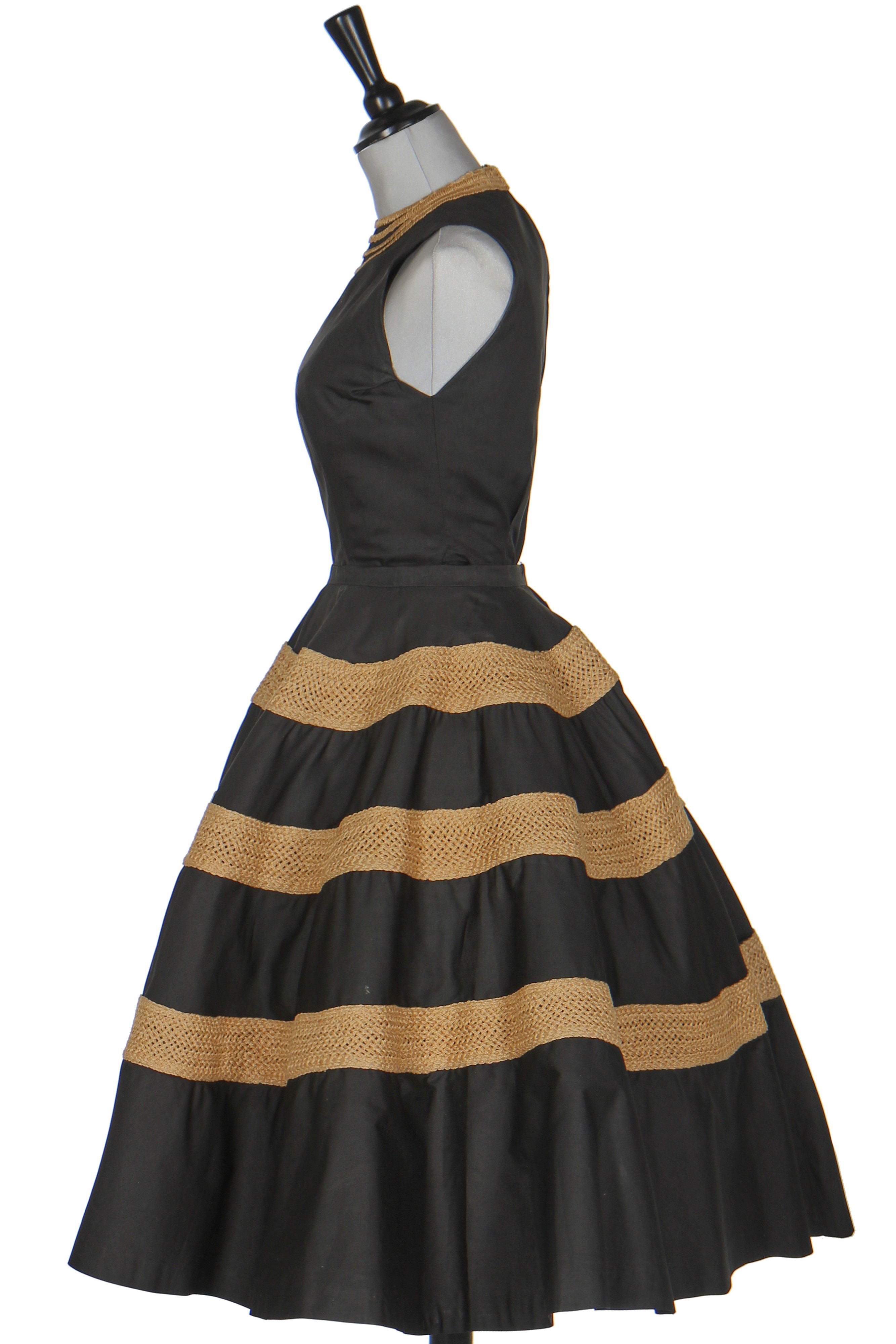 Lot 87 - An unusual hessian/jute thread embroidered