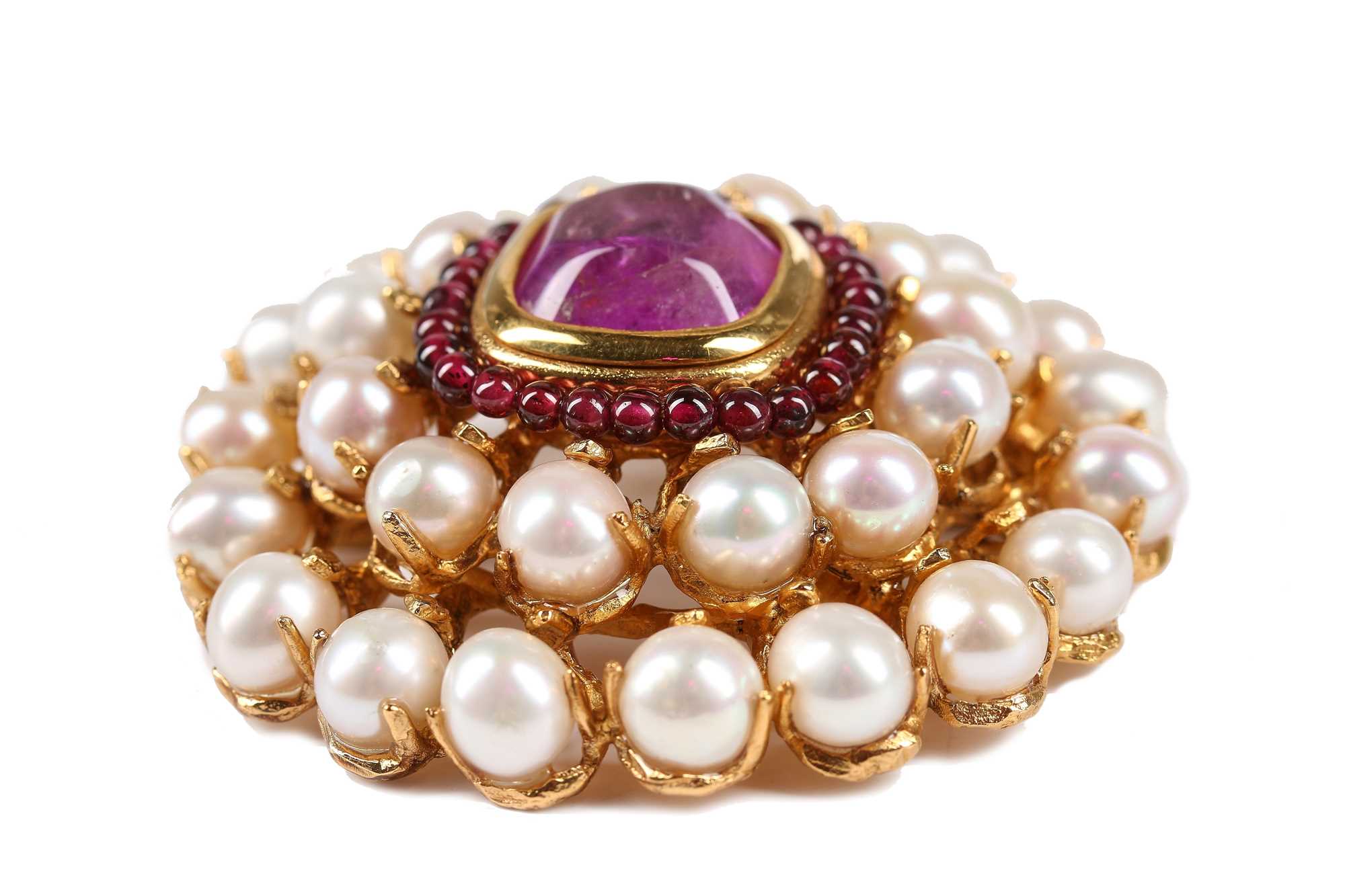 Lot 42 - A Robert Goossens brooch/pendant, 1980s,