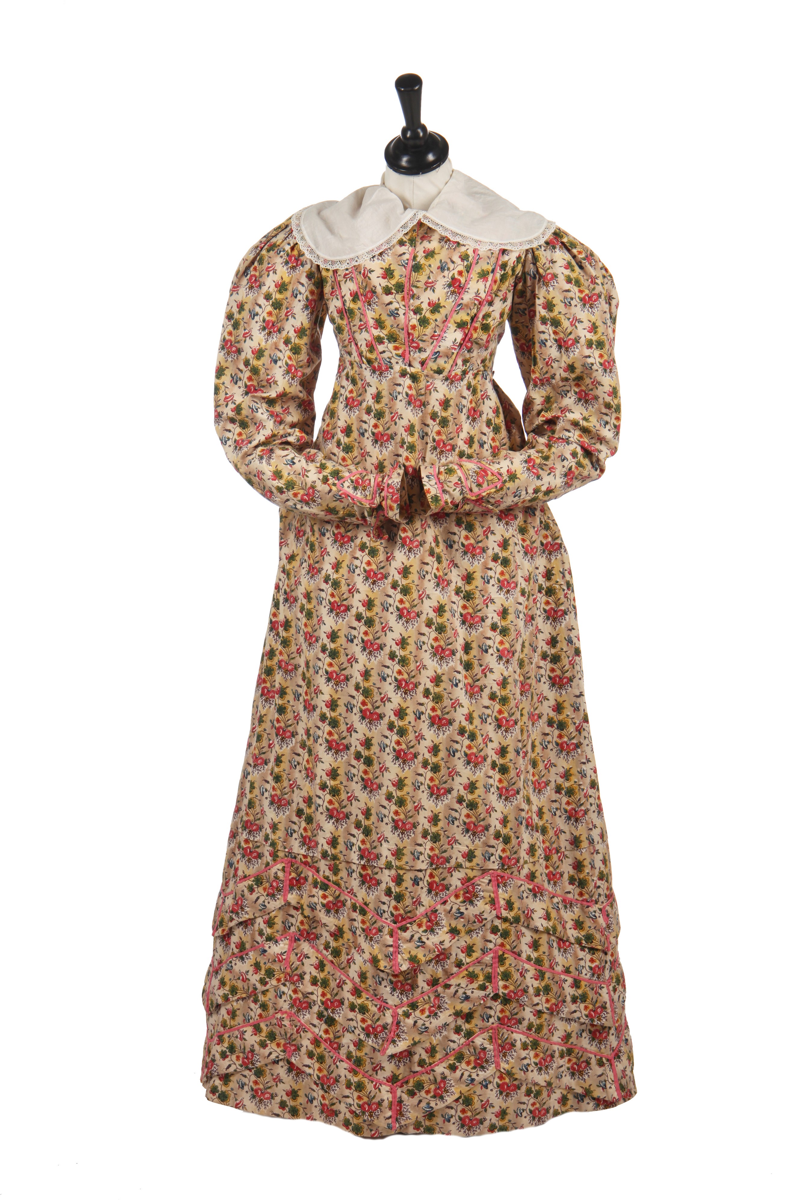 Lot 219 - A good printed chintz dress and lawn