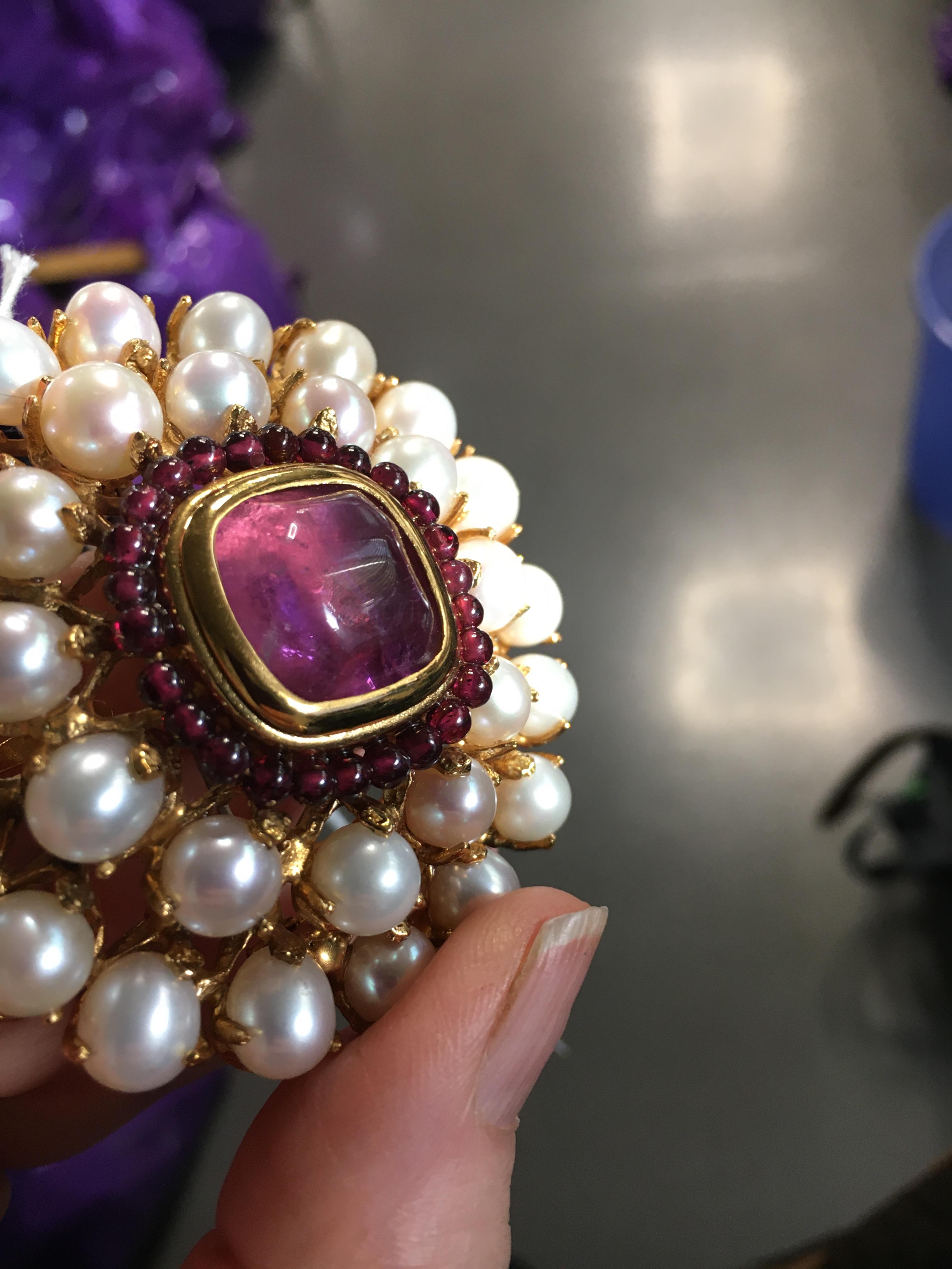 Lot 68 - A Robert Goossens brooch, 1980s,