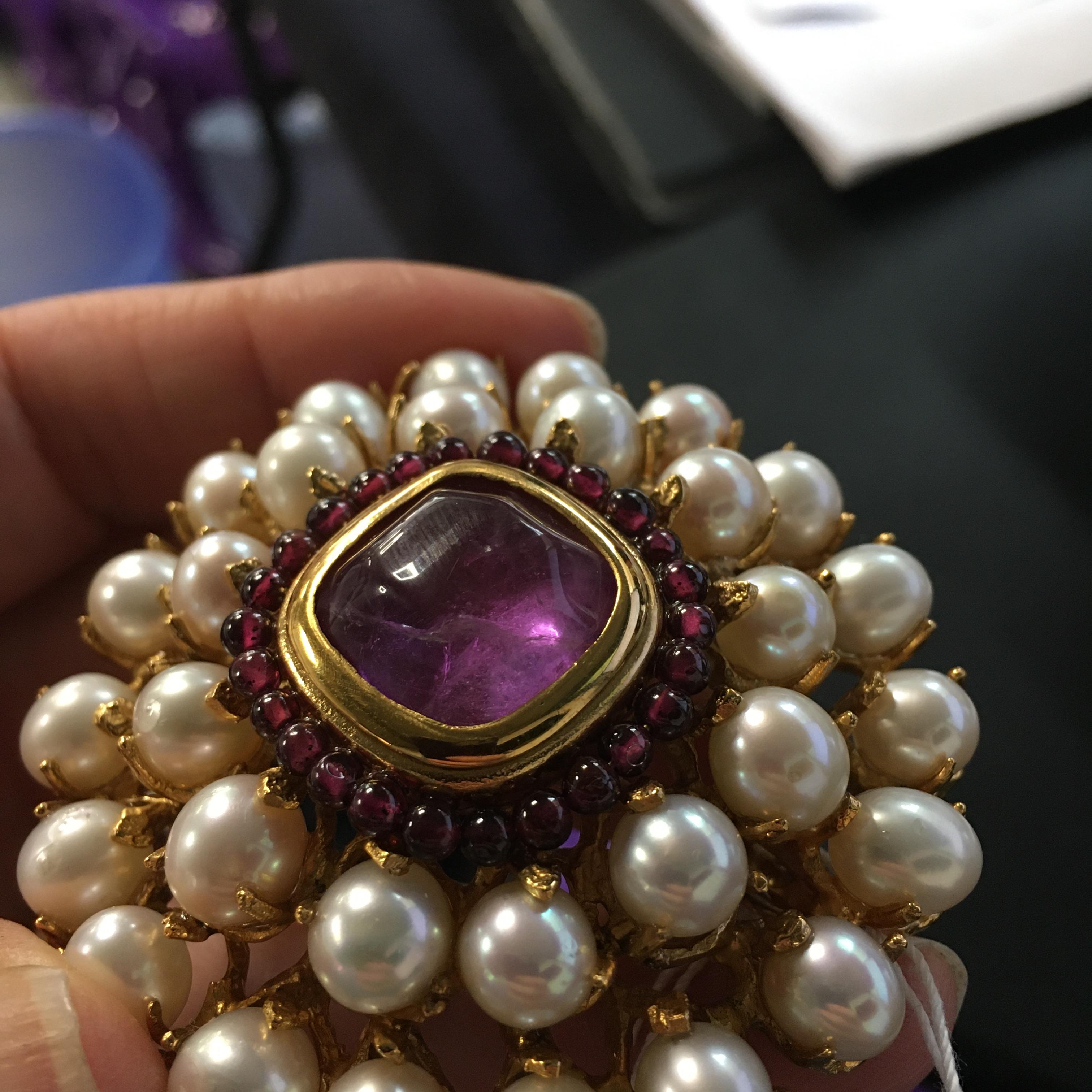 Lot 68 - A Robert Goossens brooch, 1980s,