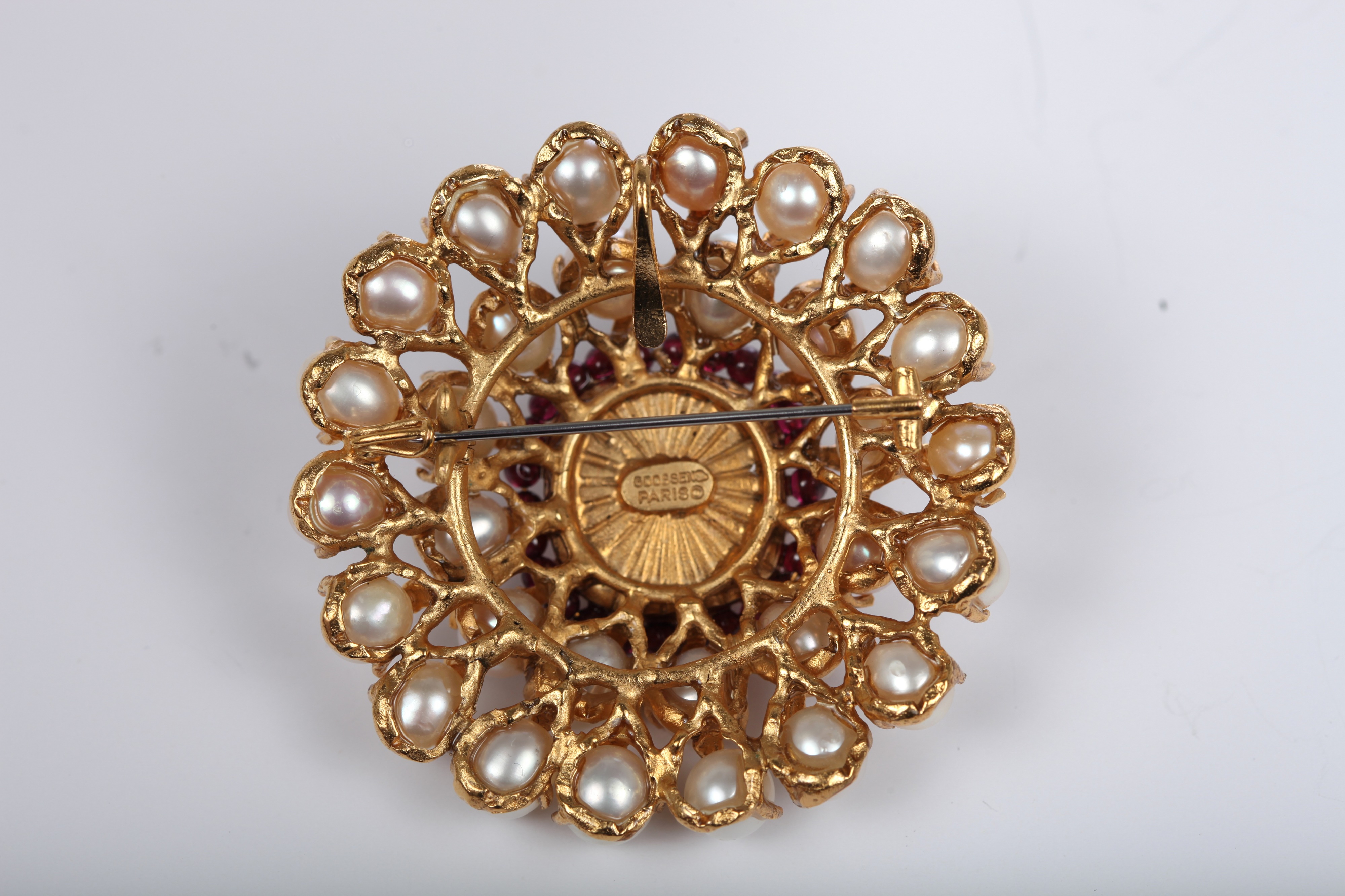 Lot 68 - A Robert Goossens brooch, 1980s,