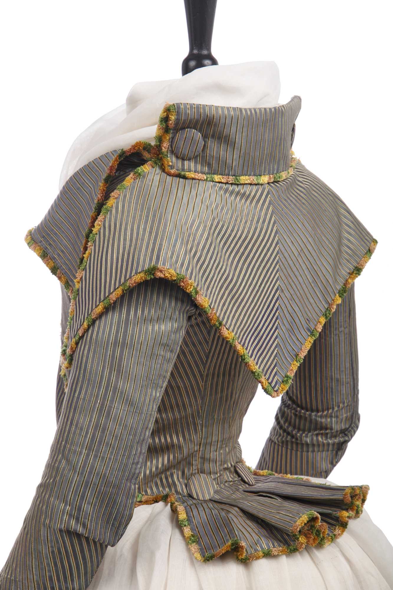 Lot 297 - A fine and rare striped silk caraco à la