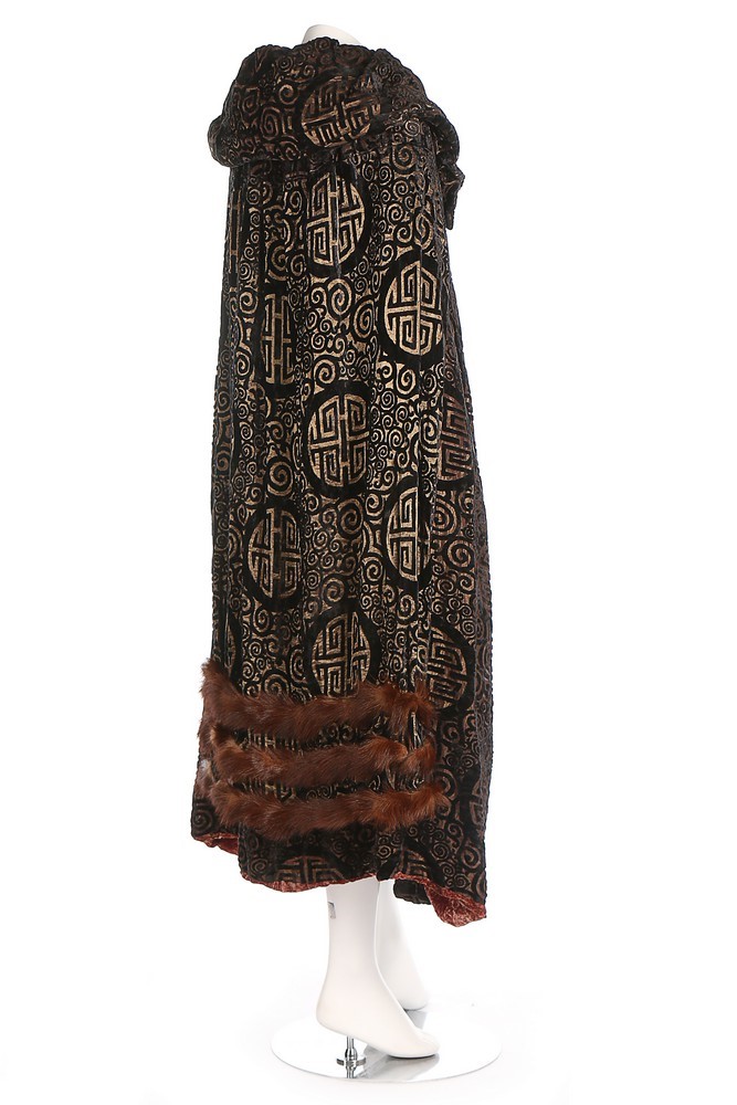 Lot 255 - A Redfern cut velvet and lamé evening cloak,