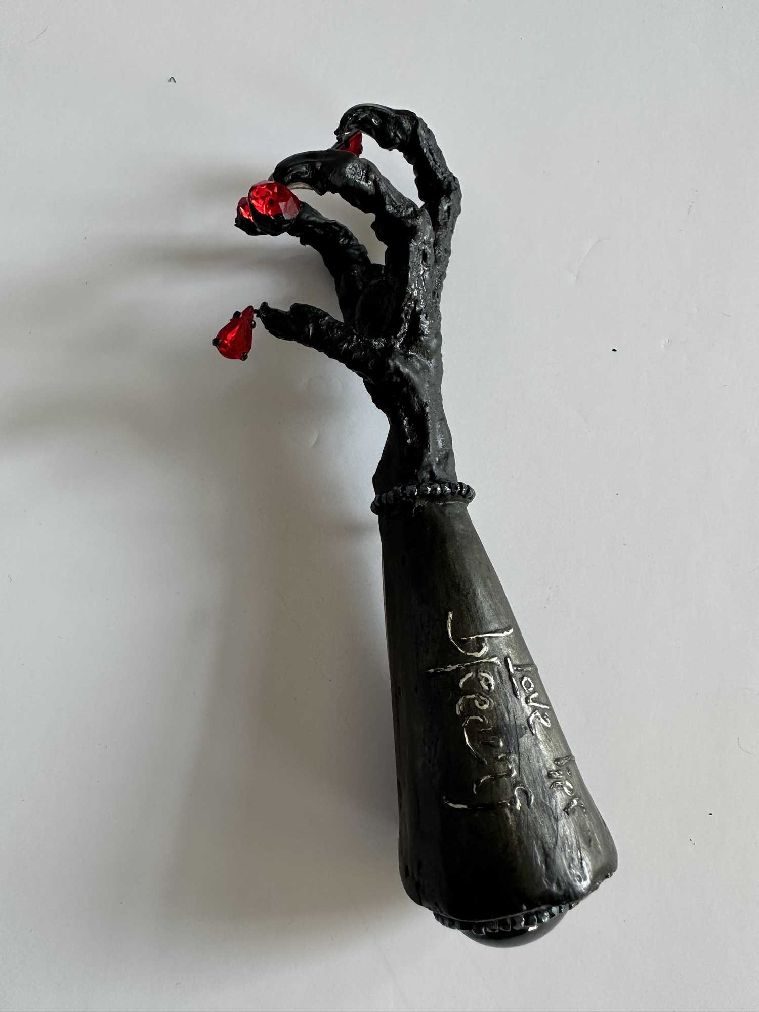 Lot 465 - A Simon Costin for Alexander McQueen brooch,