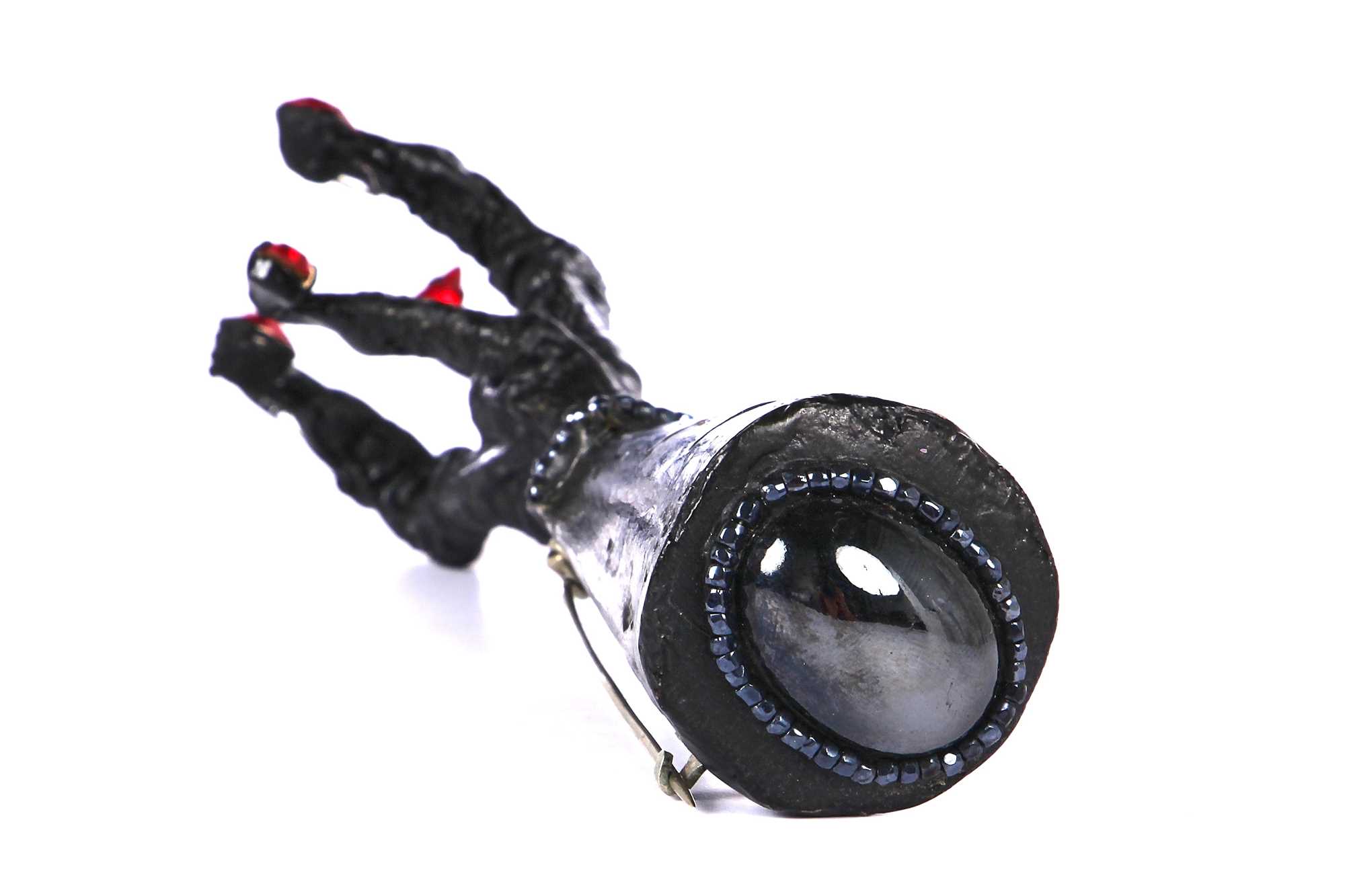 Lot 465 - A Simon Costin for Alexander McQueen brooch,