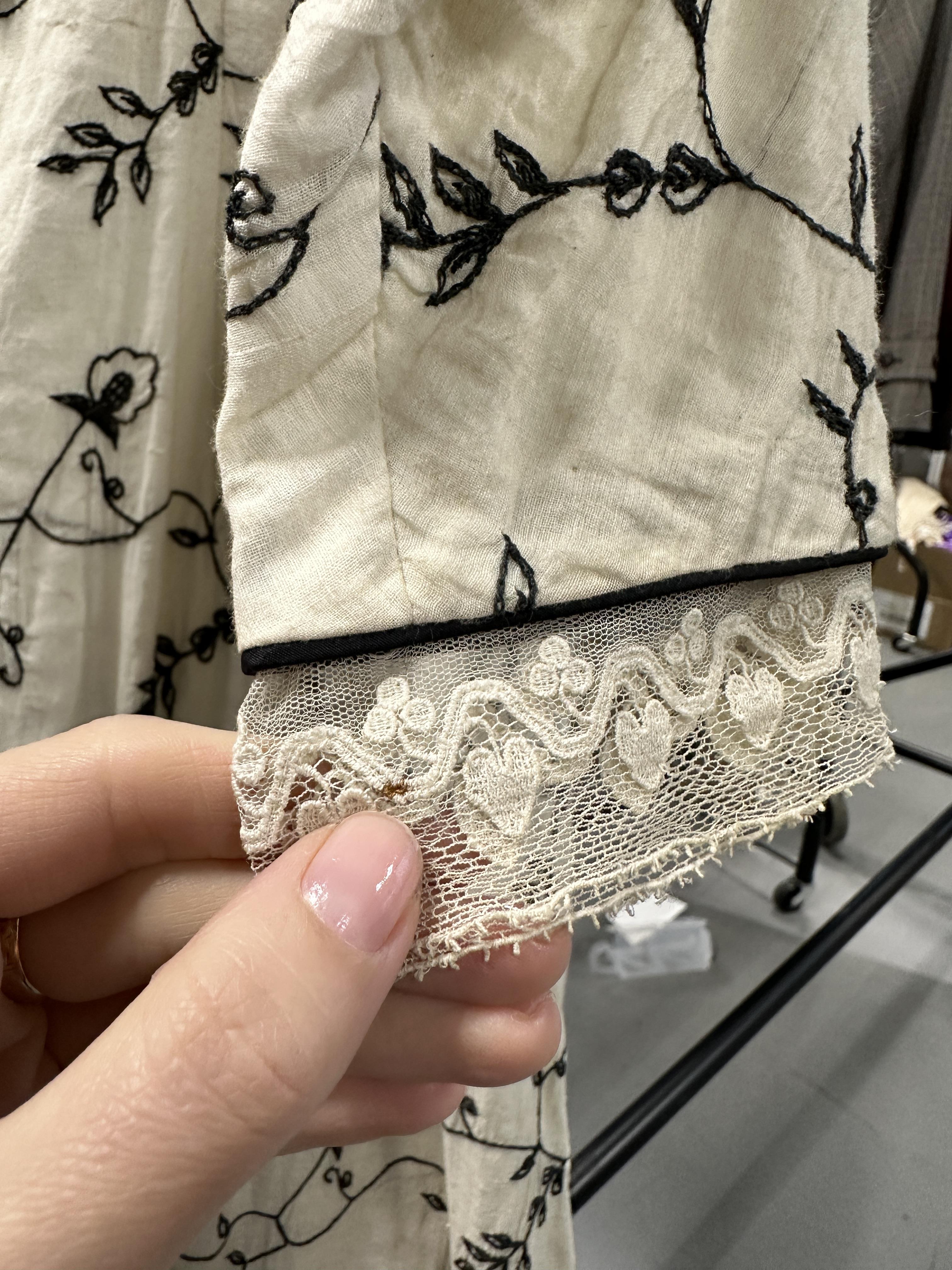 Lot 19 - Nicole Kidman's costume as Isabel Archer for