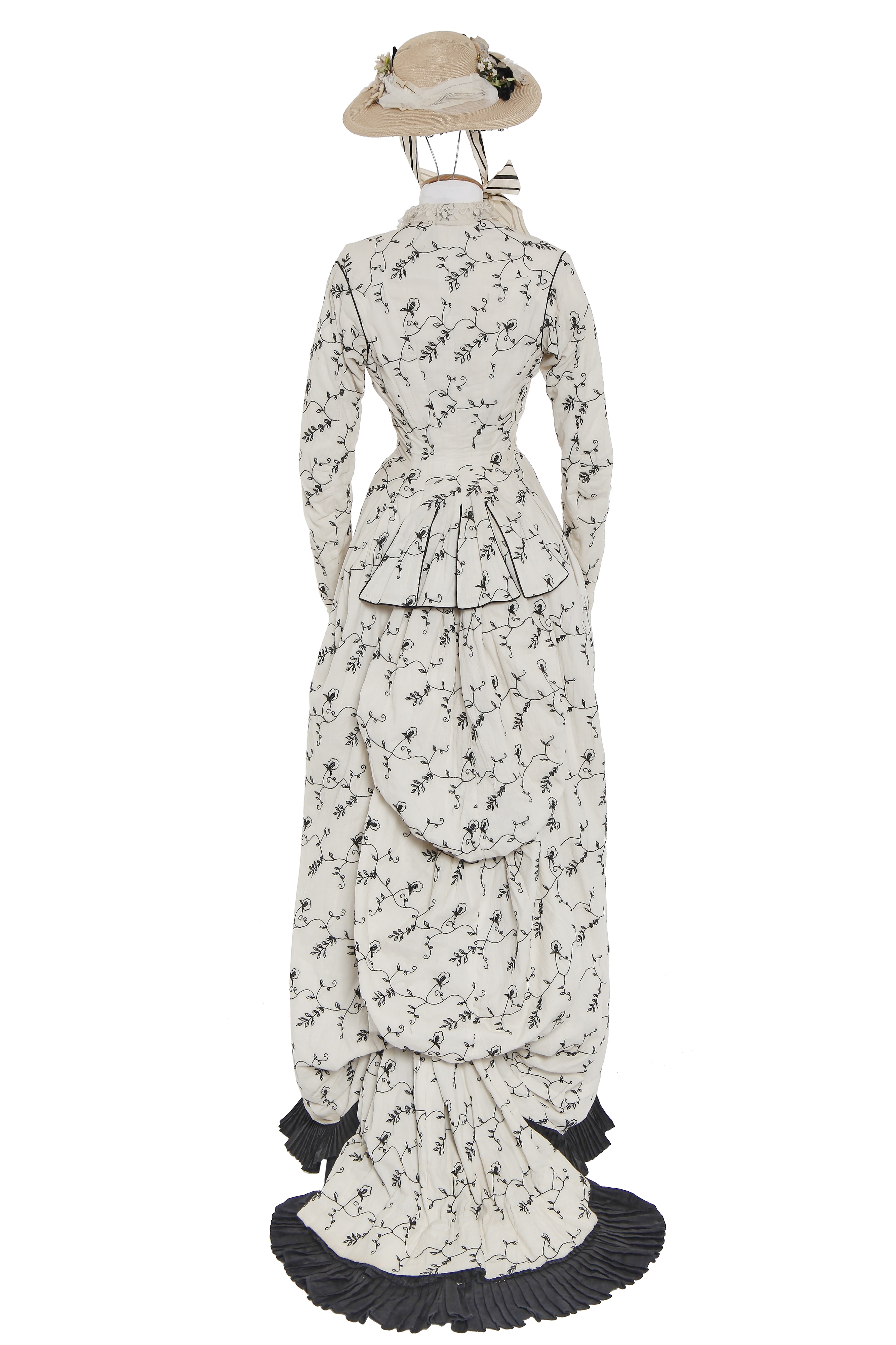 Lot 19 - Nicole Kidman's costume as Isabel Archer for