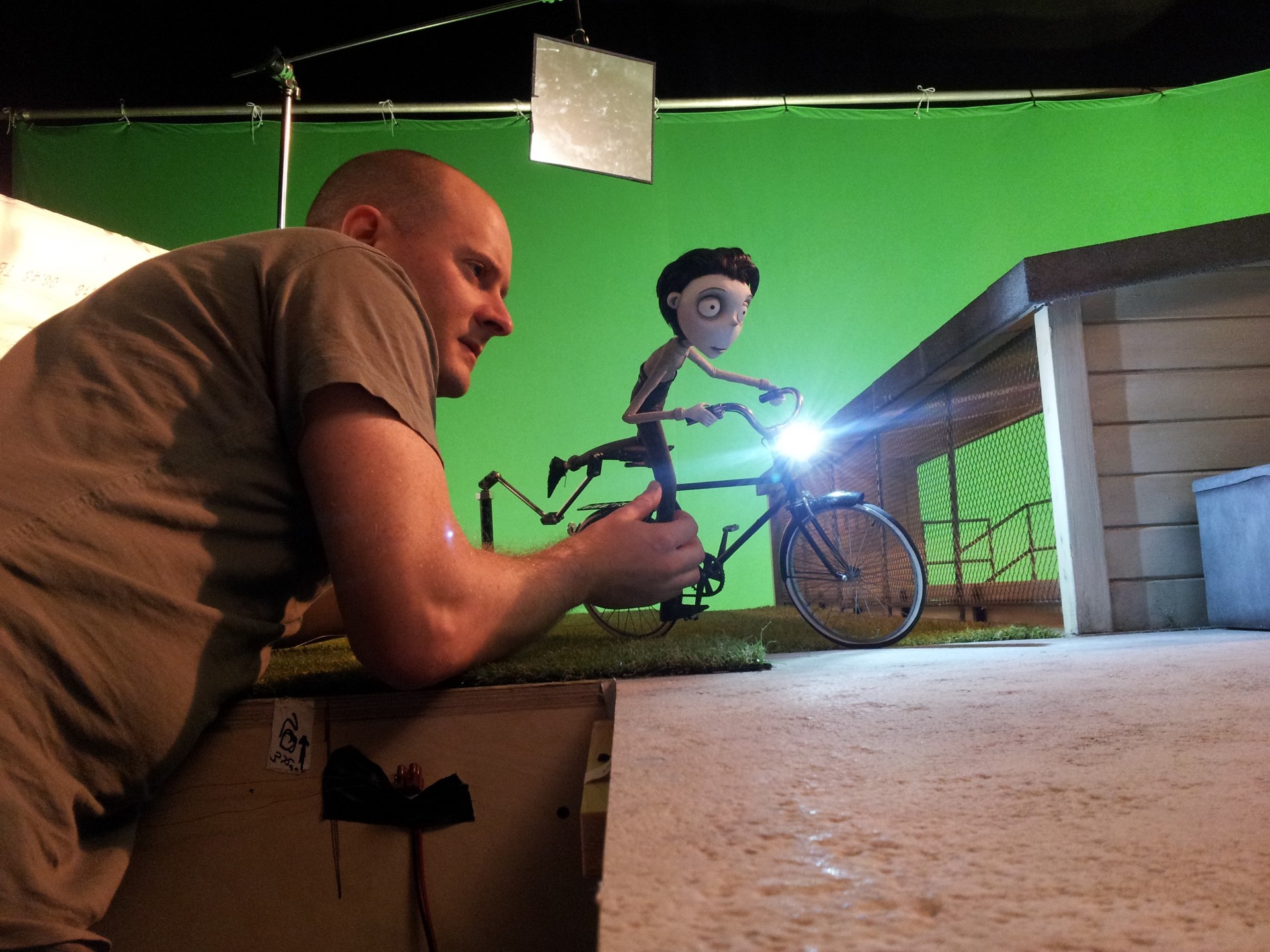 Lot 105 - Behind the Scenes: An evening with Oscar