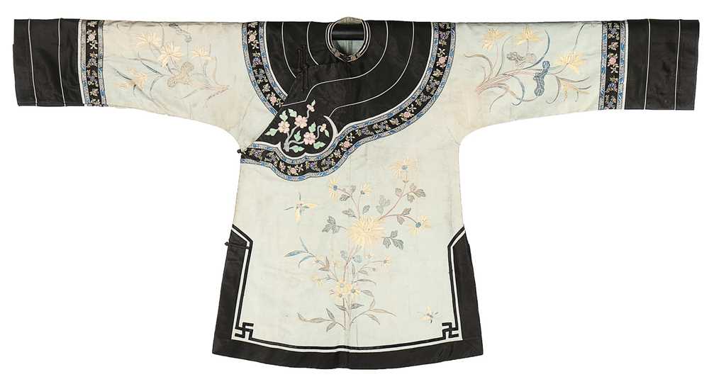 Lot 523 - A woman's informal robe, changfu, Chinese,