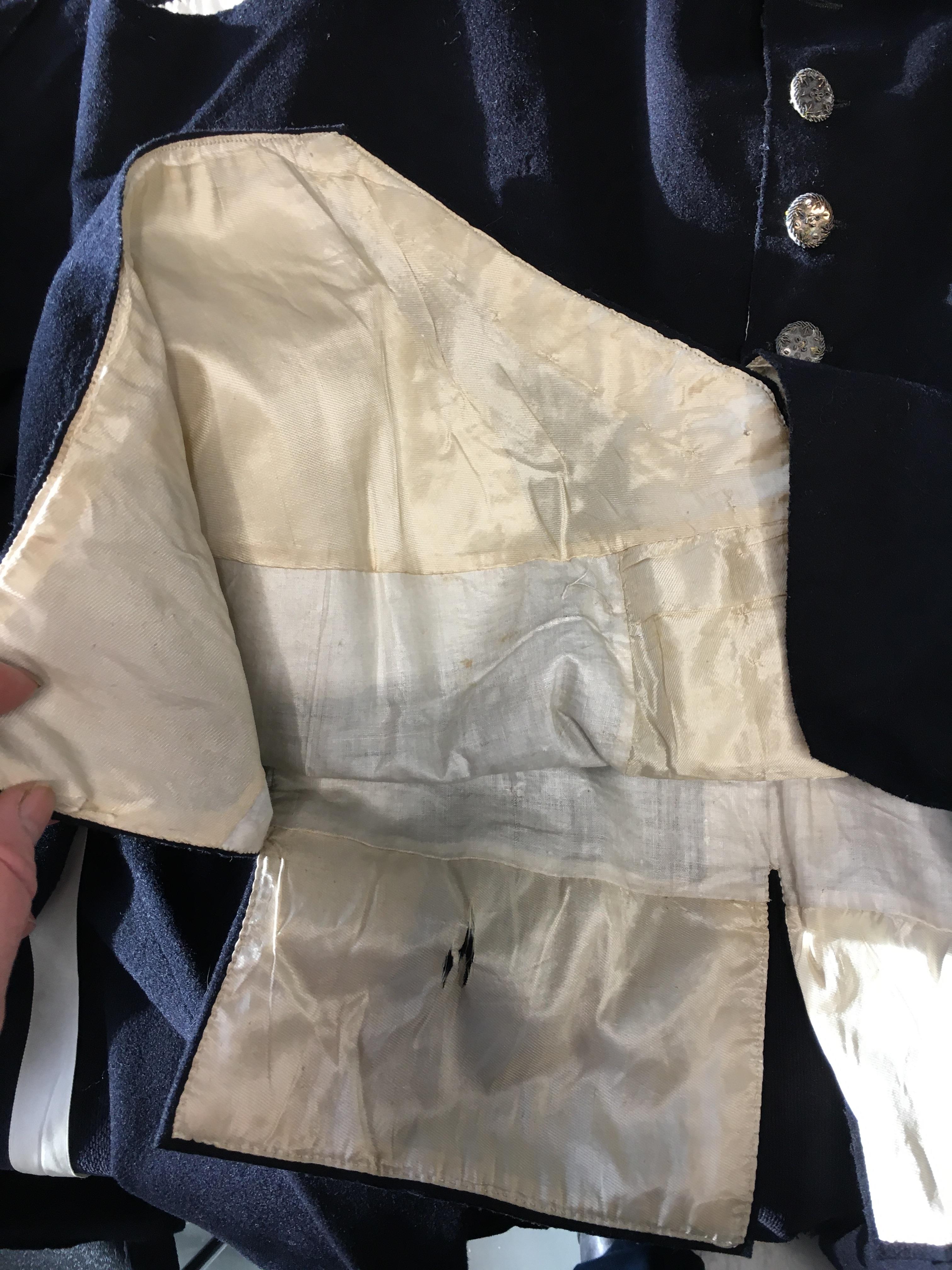 Lot 16 - A navy blue wool gentleman's court suit,