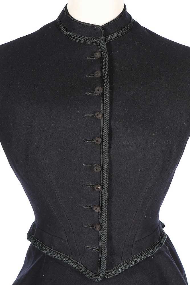 Lot 386 - A Wolmershausen lady's riding habit, circa