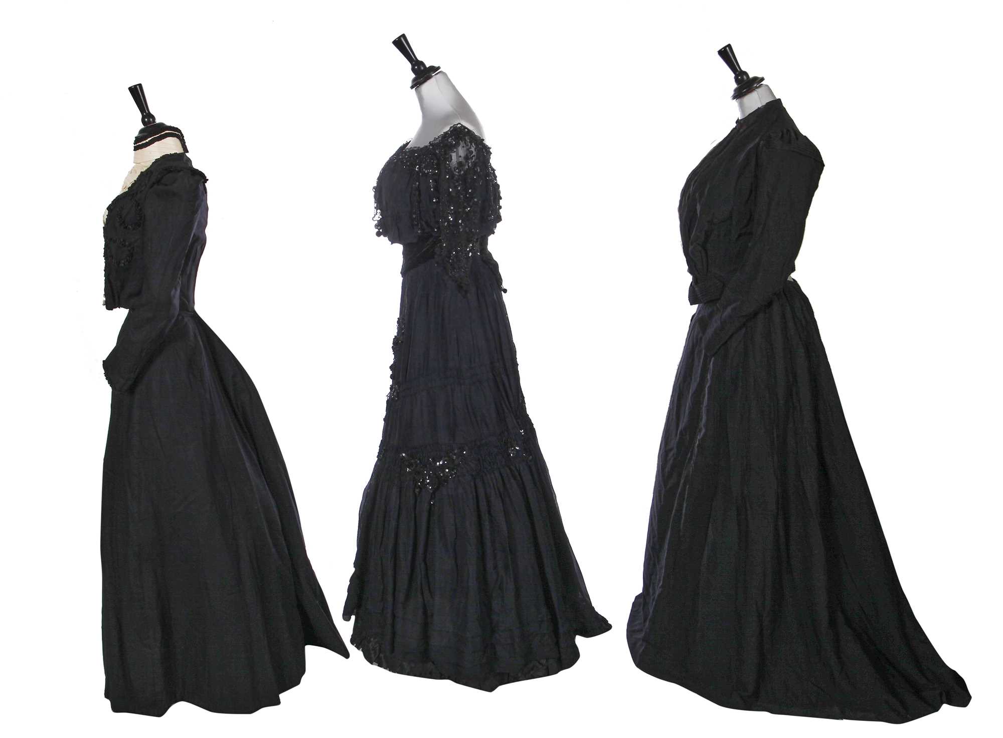 Lot 651 - A group of black mourning garments,
