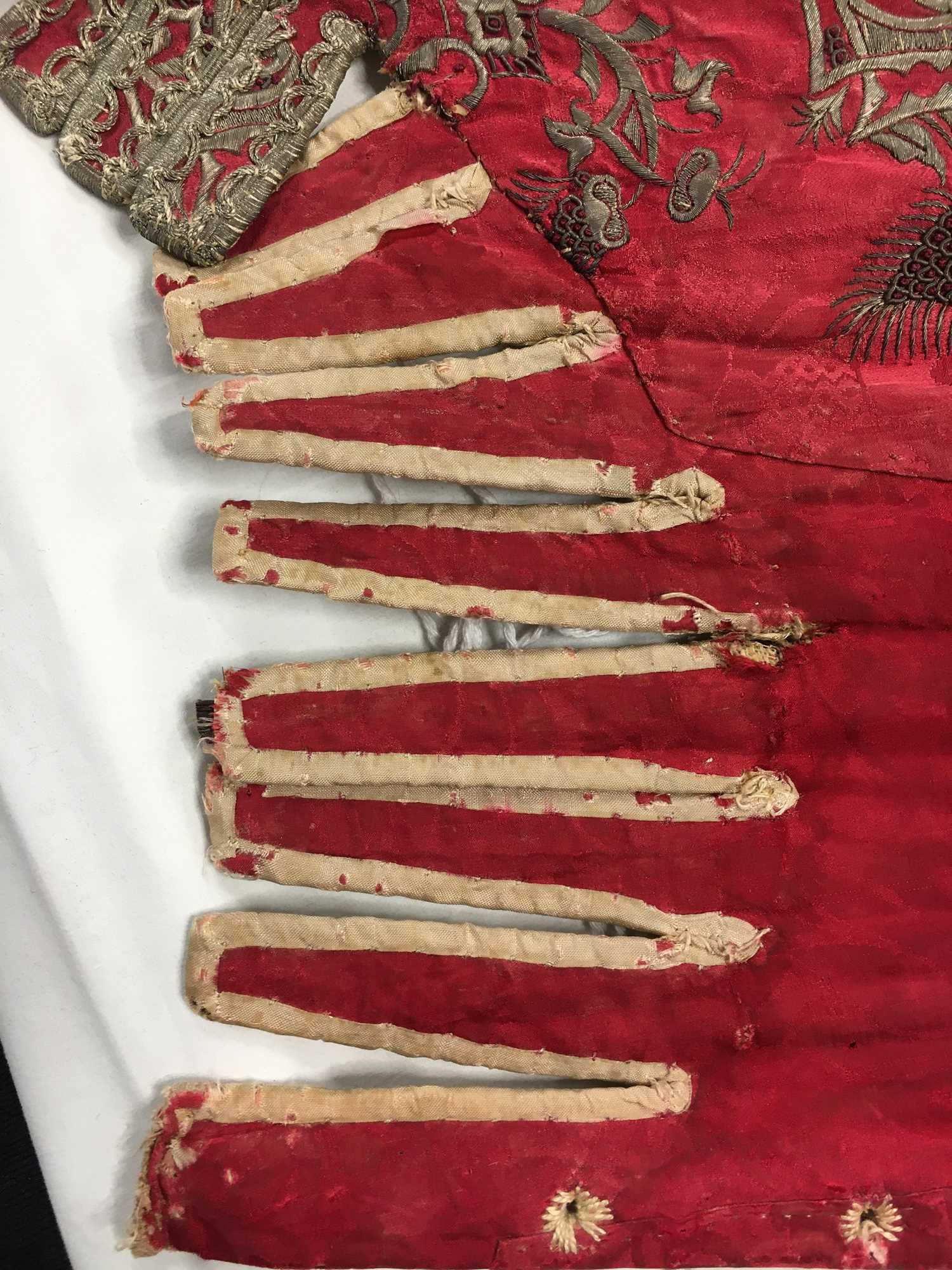 Lot 537 - A pair of scarlet damask smooth covered