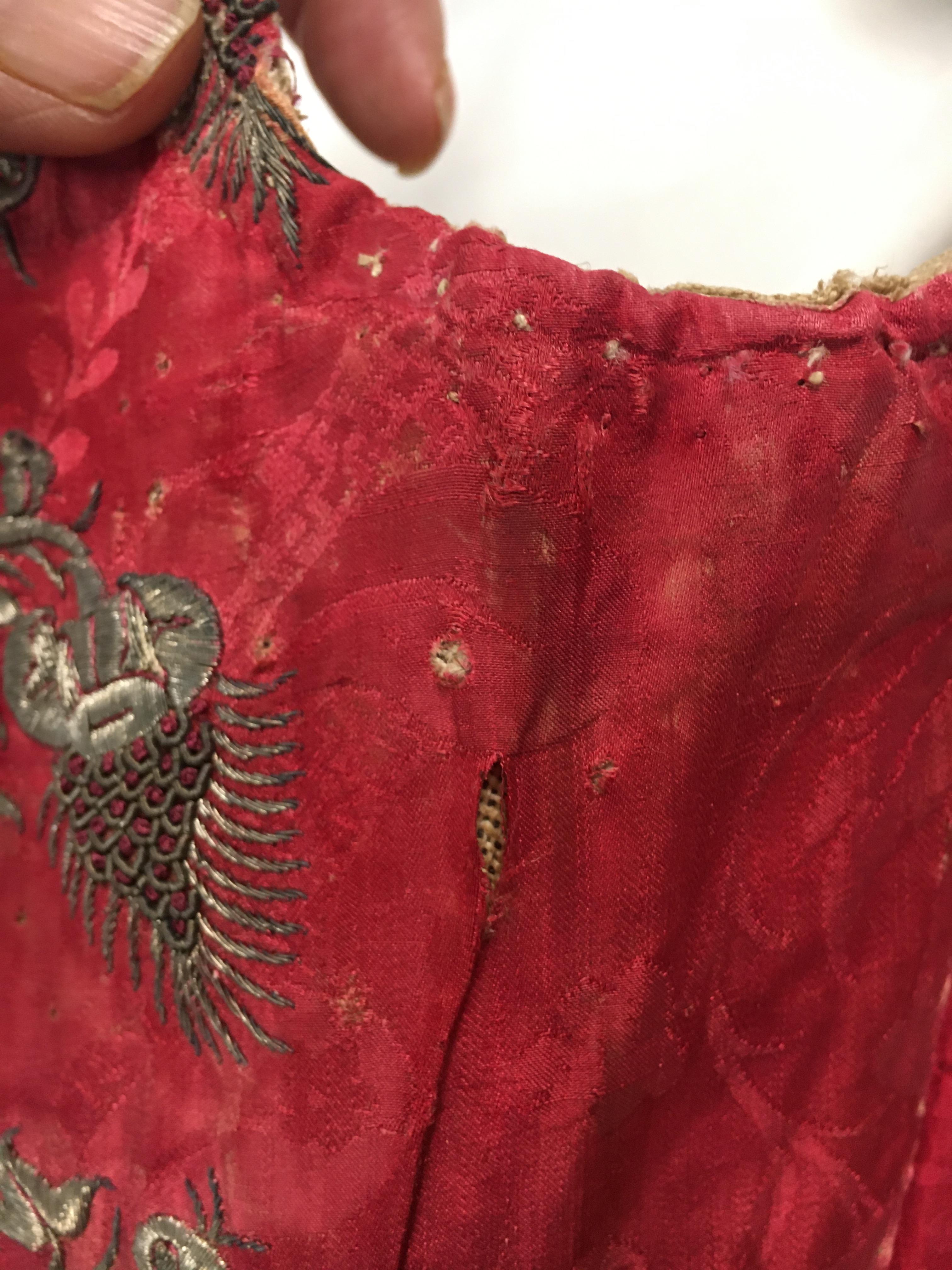 Lot 537 - A pair of scarlet damask smooth covered