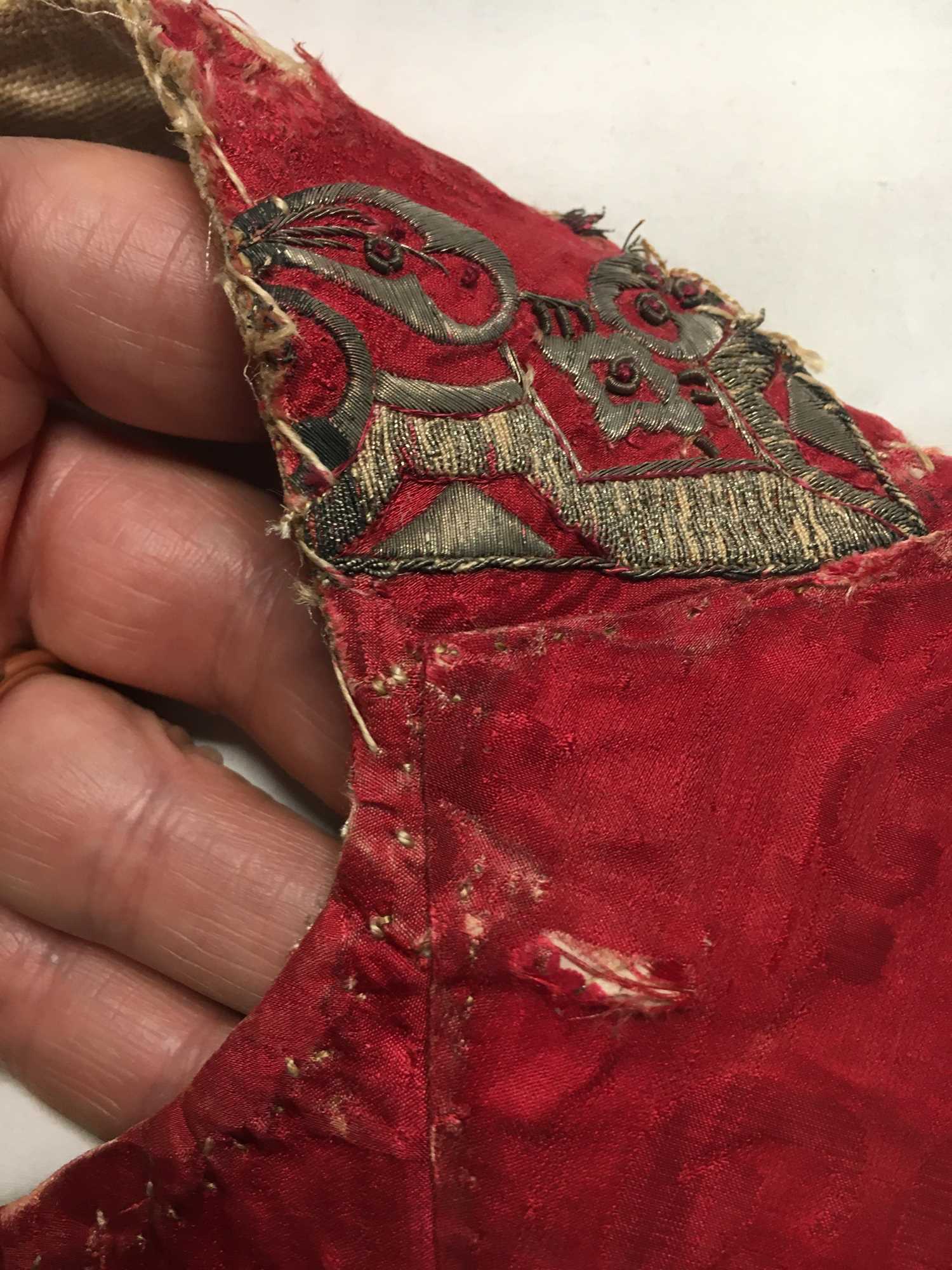 Lot 537 - A pair of scarlet damask smooth covered