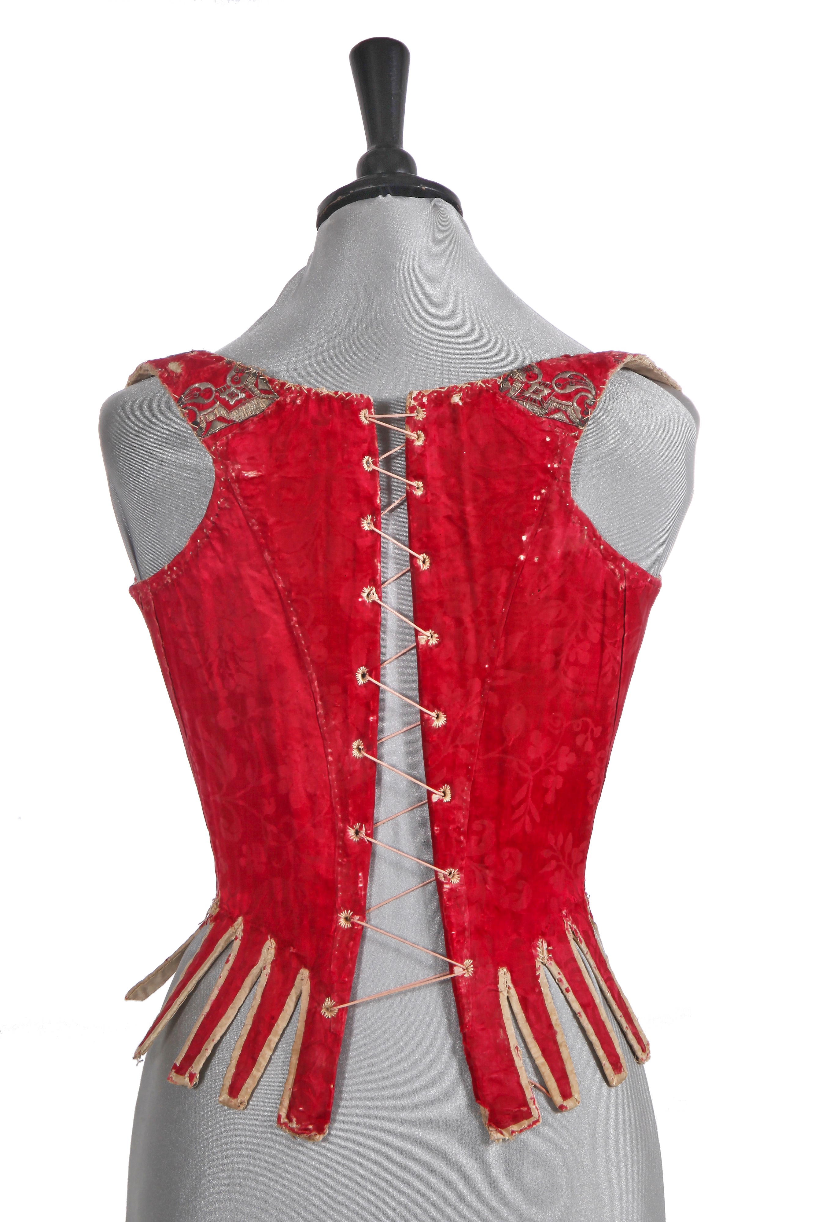 Lot 537 - A pair of scarlet damask smooth covered