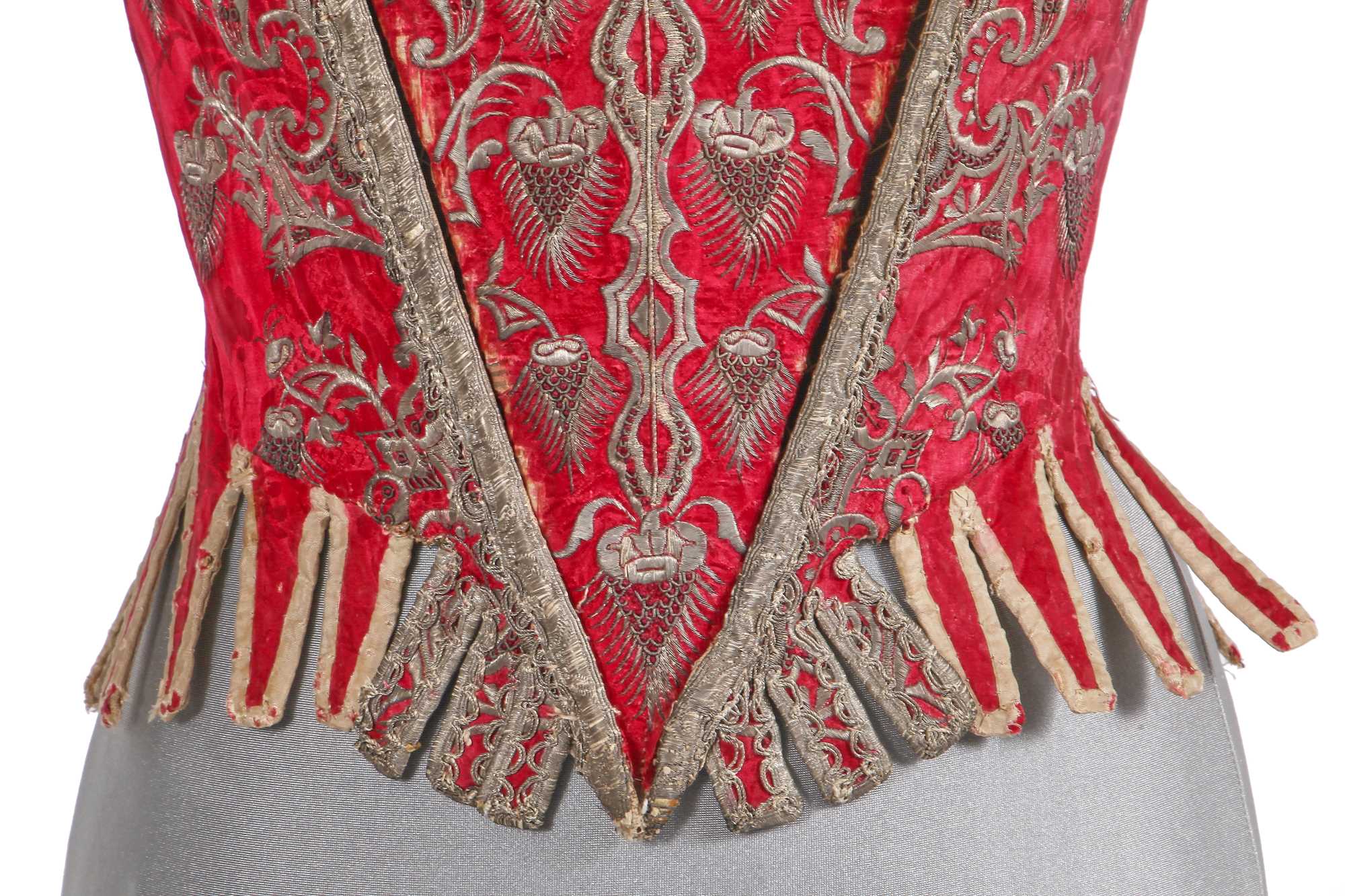 Lot 537 - A pair of scarlet damask smooth covered