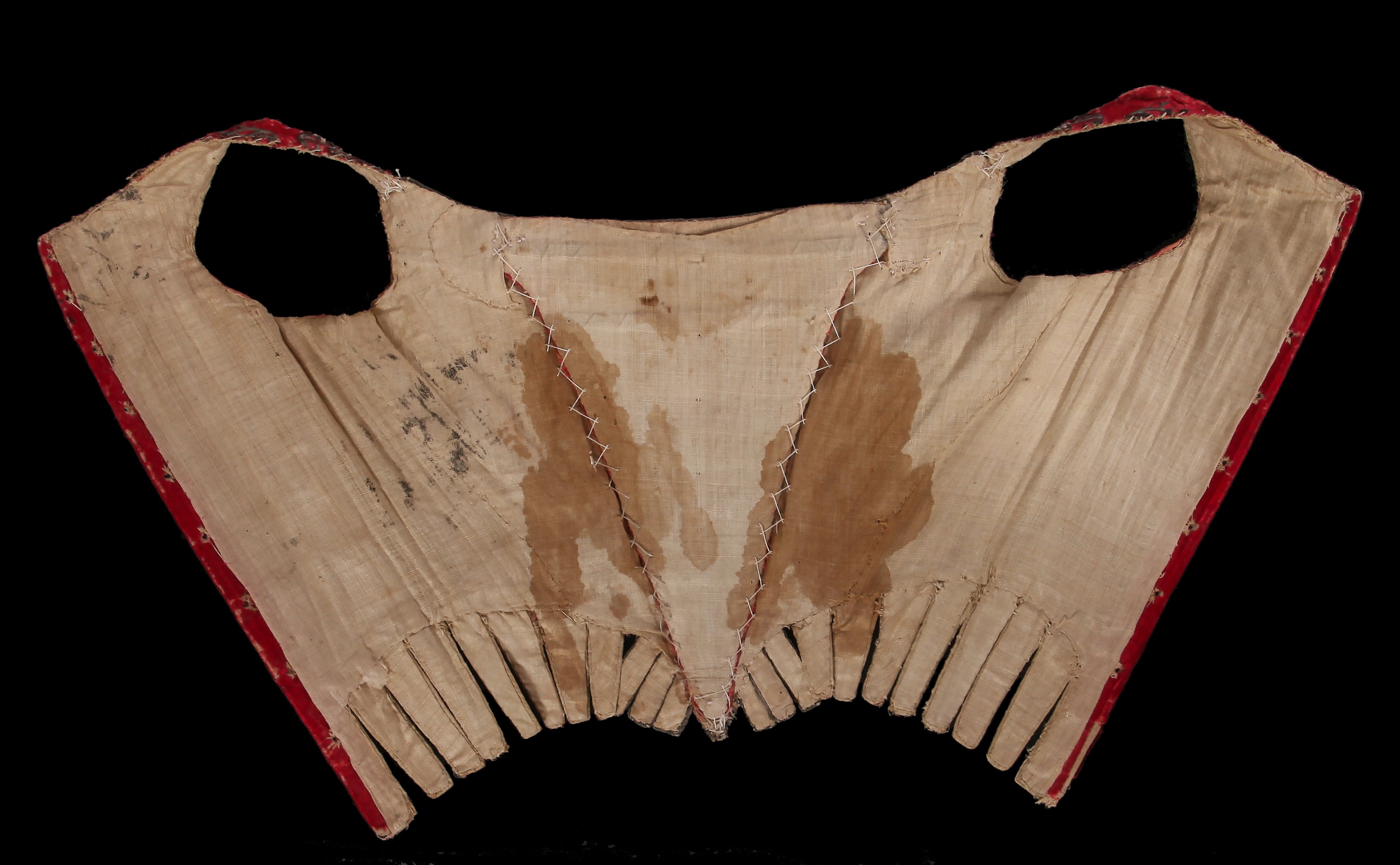 Lot 537 - A pair of scarlet damask smooth covered