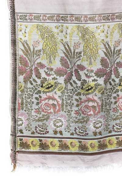 Lot 274 - A Spitalfields oyster-coloured silk stole,