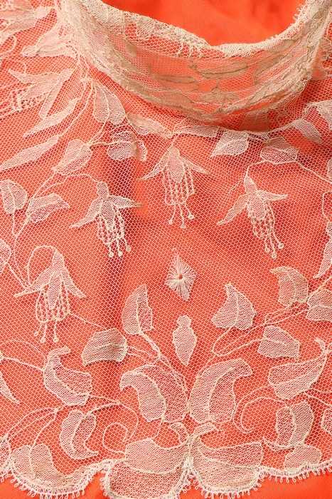 Lot 436 - A group of mainly Carrickmacross lace,