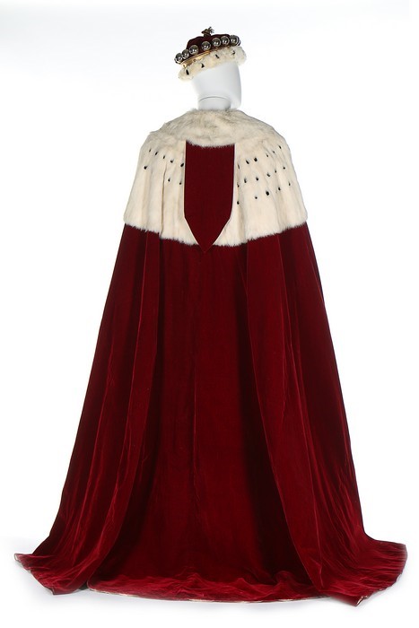 Lot 32 - Coronation robes for a Viscount and