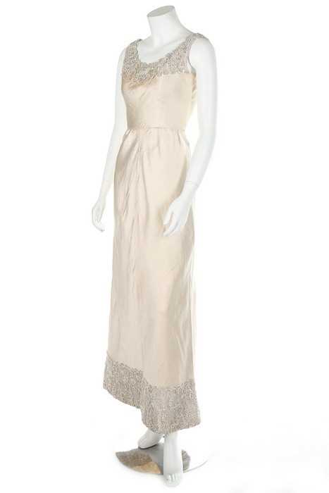Lot 44 - A Jacques Heim couture ivory slubbed silk