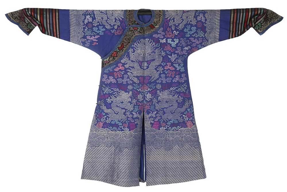 Lot 418 - A good brocaded silk summer jifu/dragon robe,