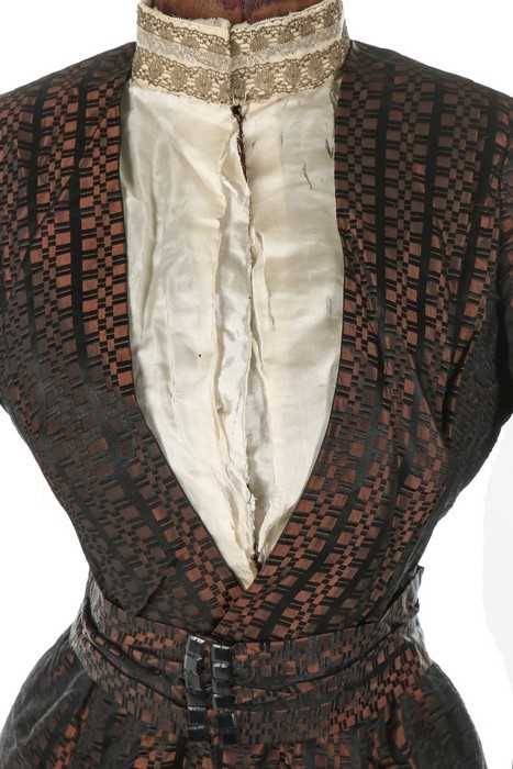 Lot 39 - A Maison Rouff brown and black checked