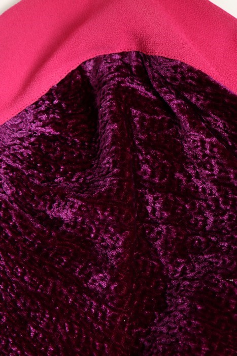 Lot 102 - An Elsa Schiaparelli couture 'shocking pink'