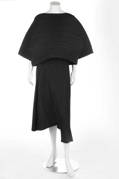 Lot 226 - An Issey Miyake early 'Origami Pleats'