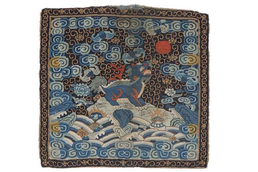 Lot 493 - A set of 5th rank bear military rank badges,